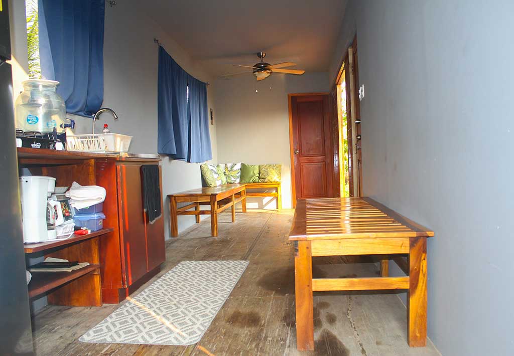 Casita Nahua – Stylish Beachfront Container Home in Nahualapa Bay | Surfing Nahua